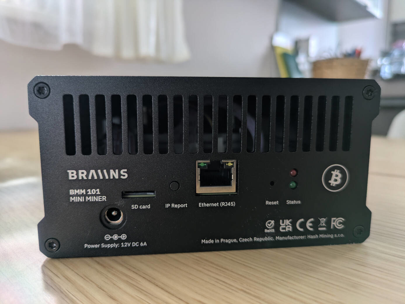 Braiins Mini Miner 101 aneb jak na těžbu bitcoinu doma? | Alza.cz