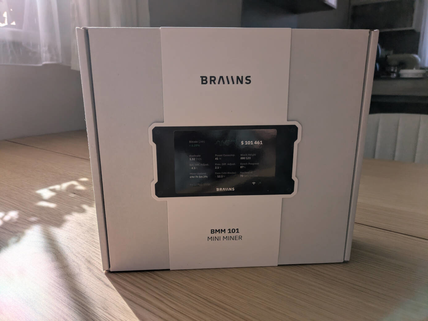 Braiins Mini Miner 101 aneb jak na těžbu bitcoinu doma? | Alza.cz