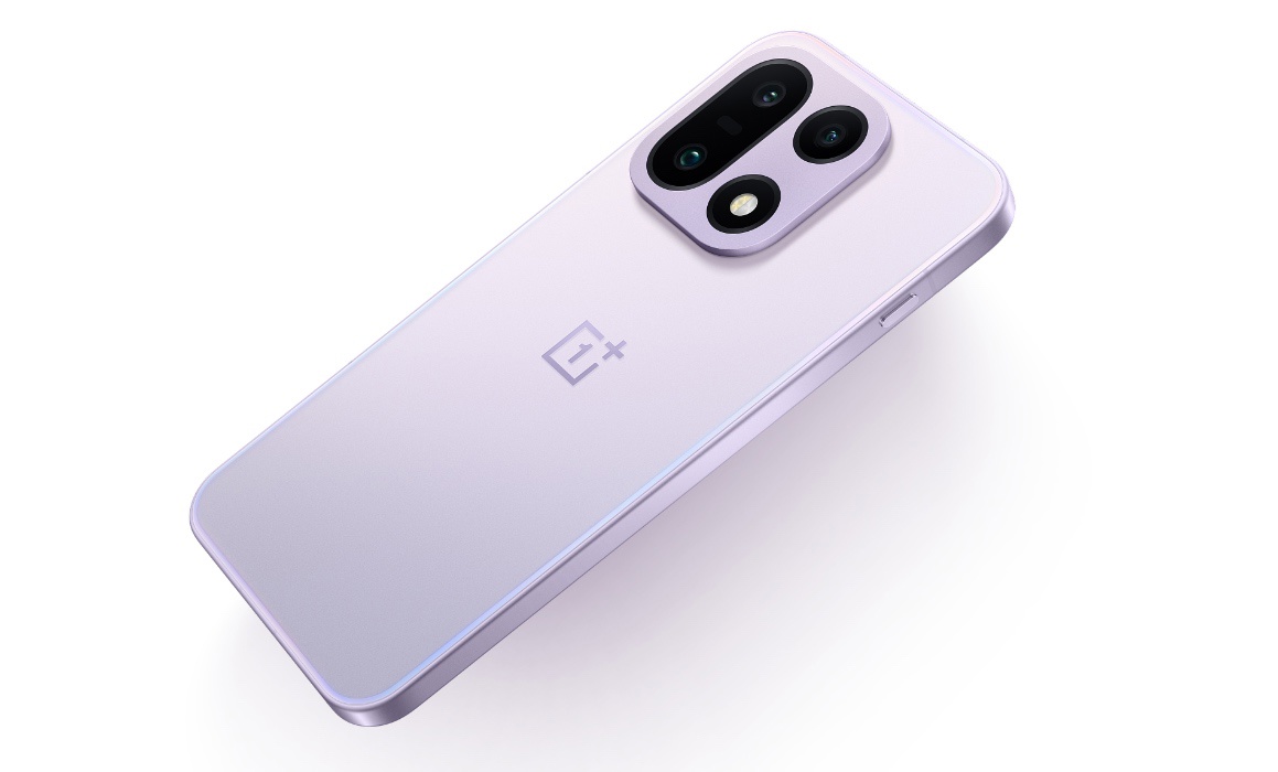 OnePlus 15 je stará dobrá vlajka, po dlouhé době ale ve výrazně novém kabátku a s velkou baterií ...