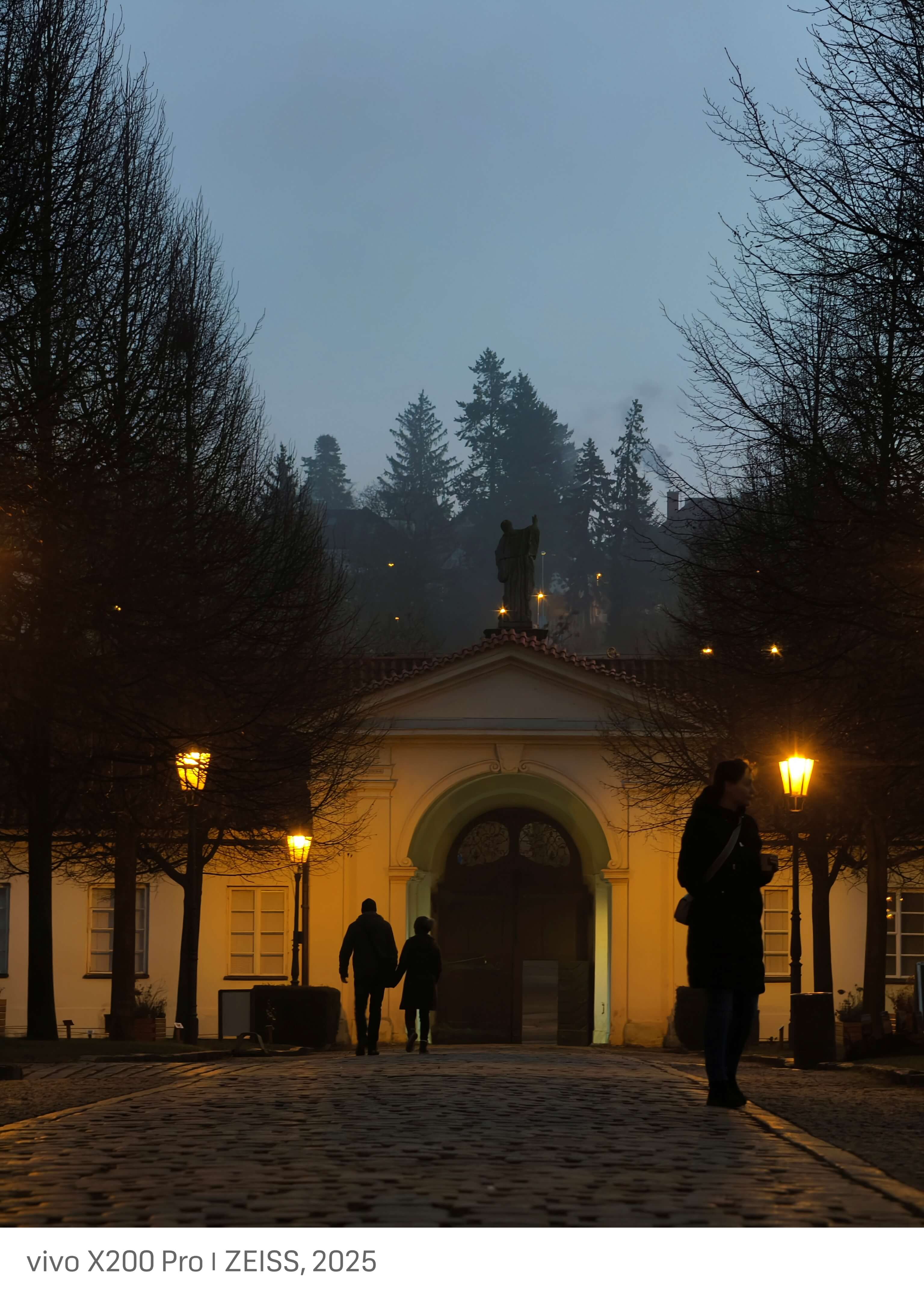 Vivo X200 Pro (RECENZE): Top telefon s nádherným displejem a téměř ...