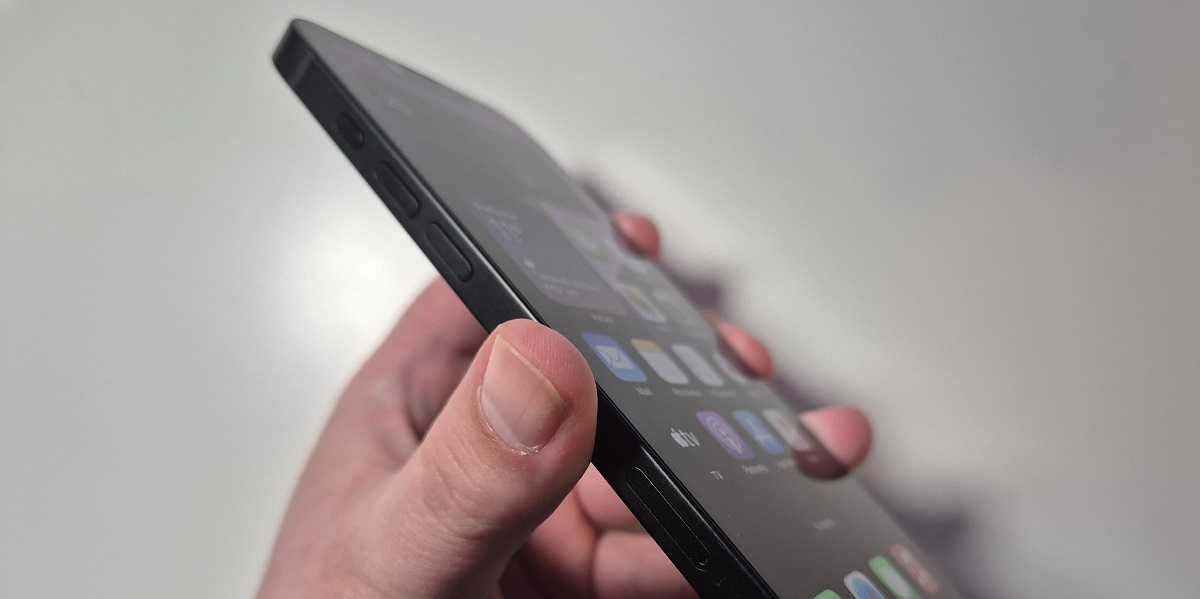 Apple iPhone 16e (RECENZE): Získá si vás skvělým fotoaparátem, lehkým ...