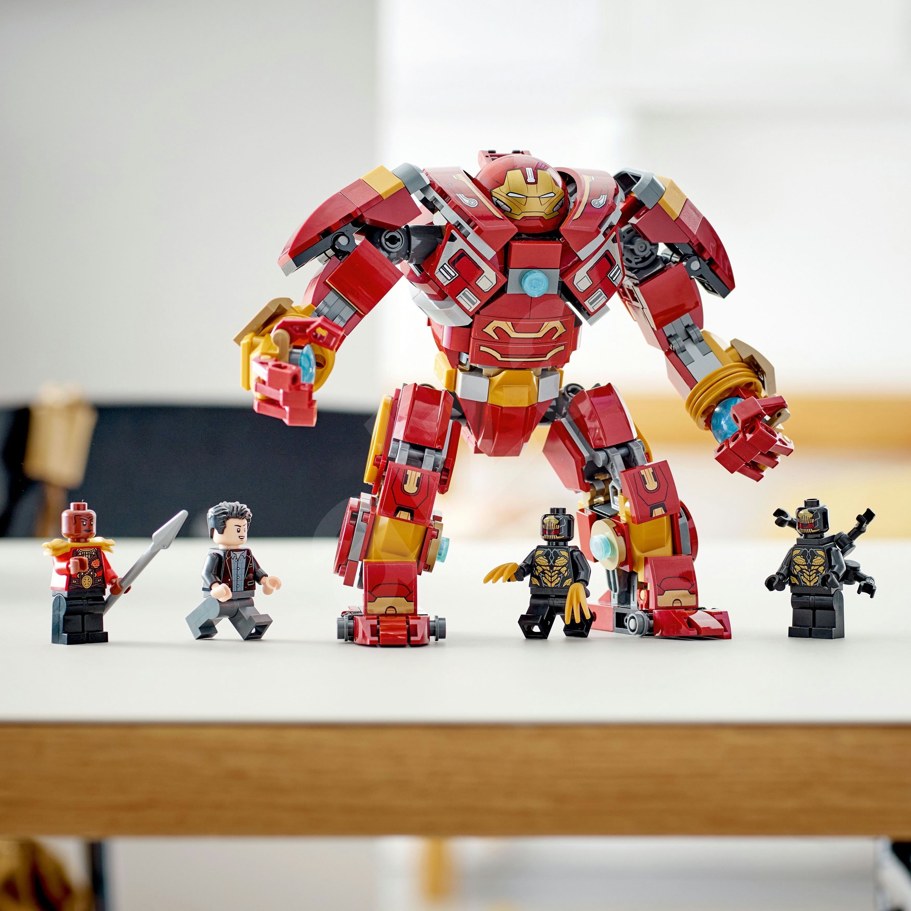 LEGO® Marvel 76247 The Hulkbuster: The Battle of Wakanda za 911 Kč ...